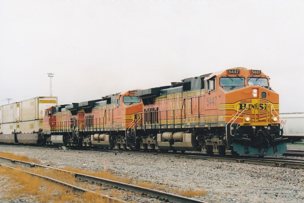 BNSF 5447 East
